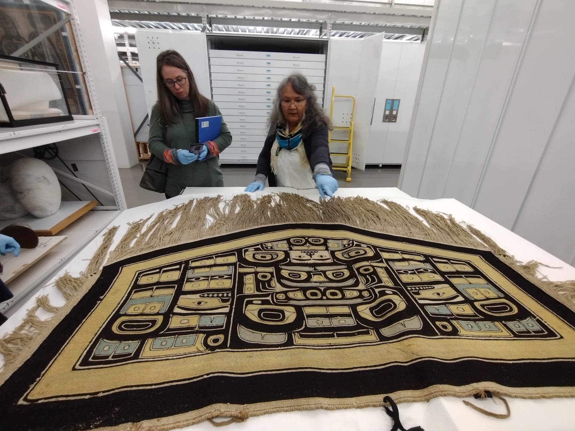 Cara Gilbert Learns Chilkat Weaving From Marsha Hotch | Chilkoot Indian ...